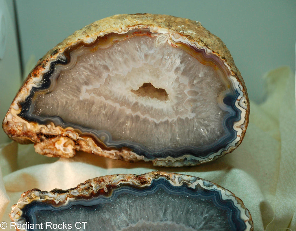 Brazilian Banded Agate geode pair 72 oz (2041 gms) – Radiant Rocks CT
